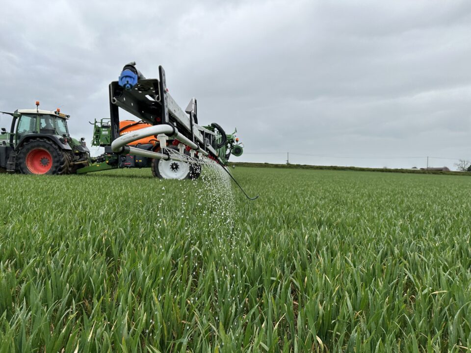 How To Apply Liquid Fertiliser | OMEX Agriculture
